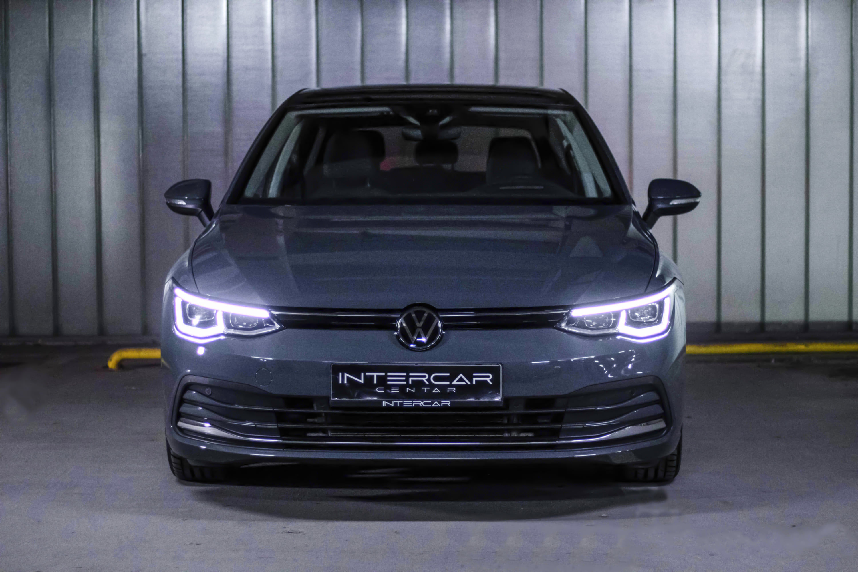 Volkswagen Golf VIII 2.0TDI DSG | INTERCAR