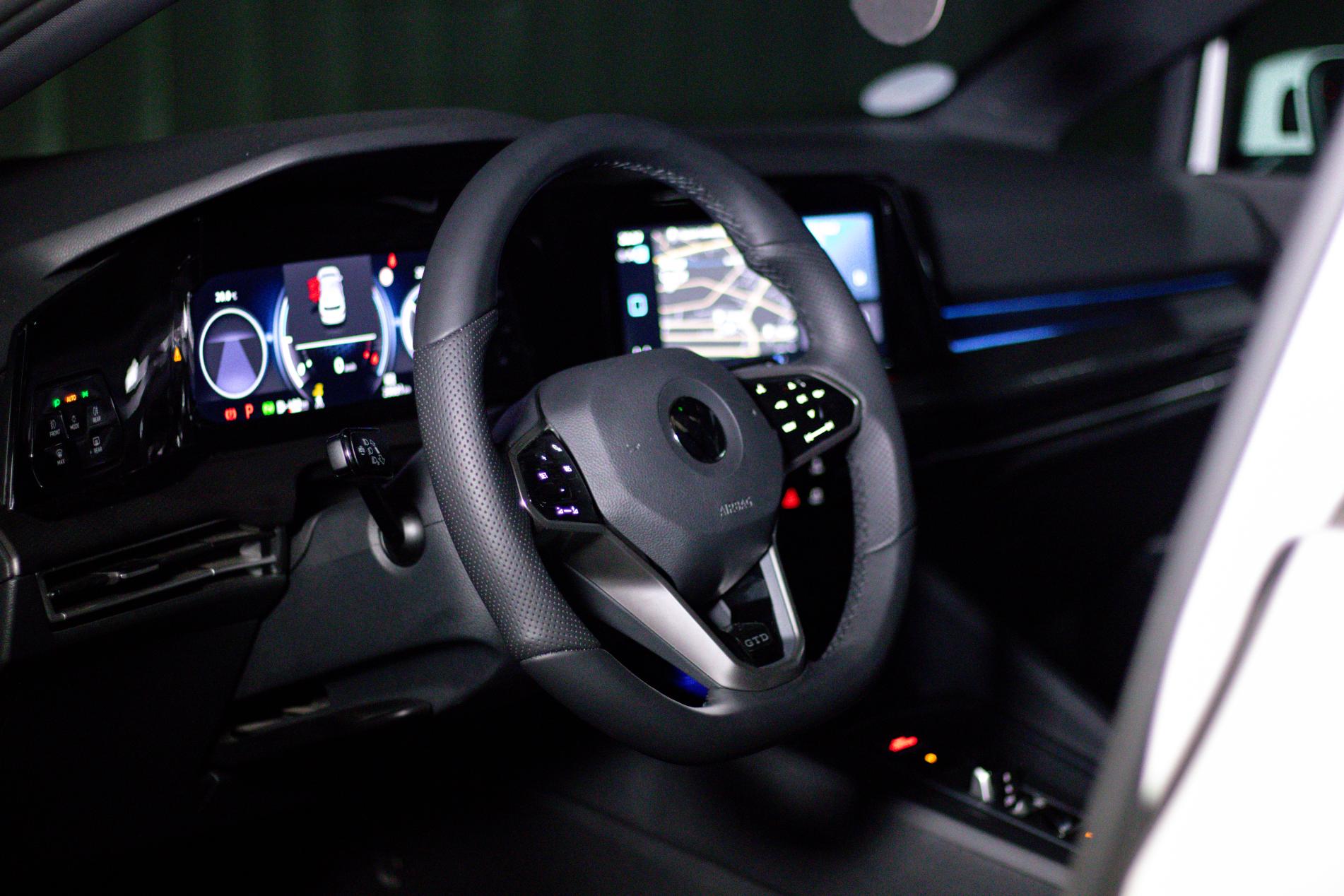 Volkswagen Golf VIII 2.0 GTD DSG | INTERCAR