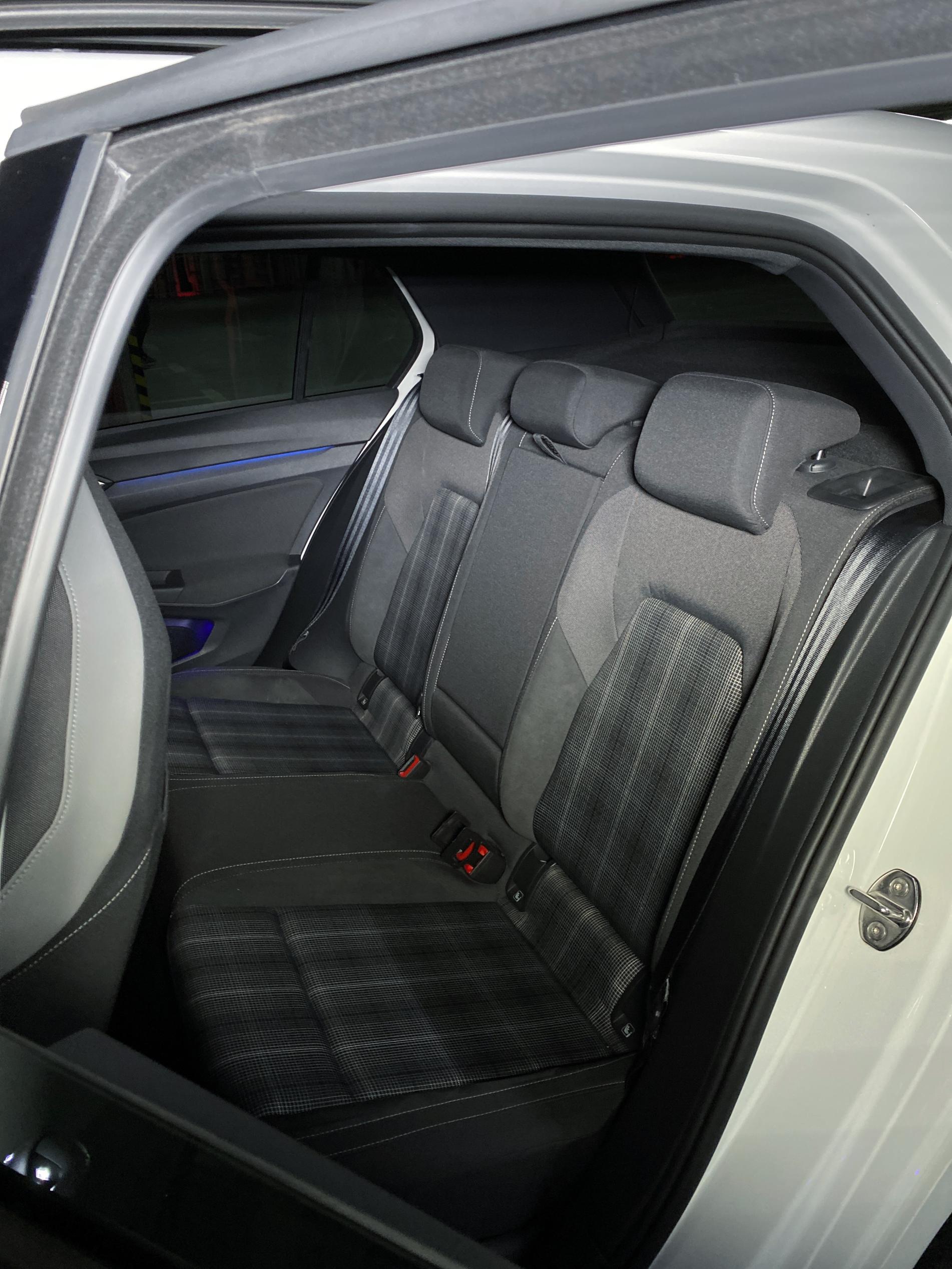 Volkswagen Golf VIII 2.0 GTD DSG | INTERCAR